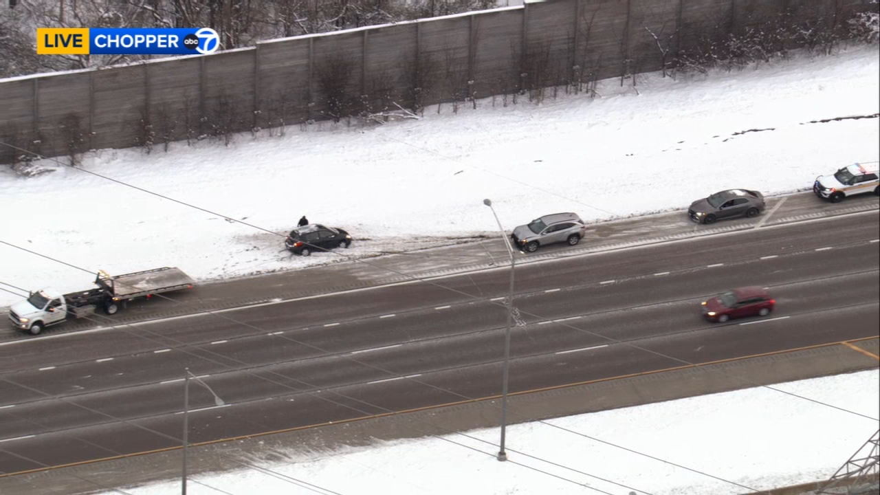 9 vehicles involved in I-355 crashes, spinouts amid reports of icy ...