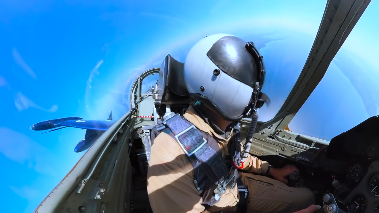 Watch pilots perform daring formation aerobatics at 500 mph