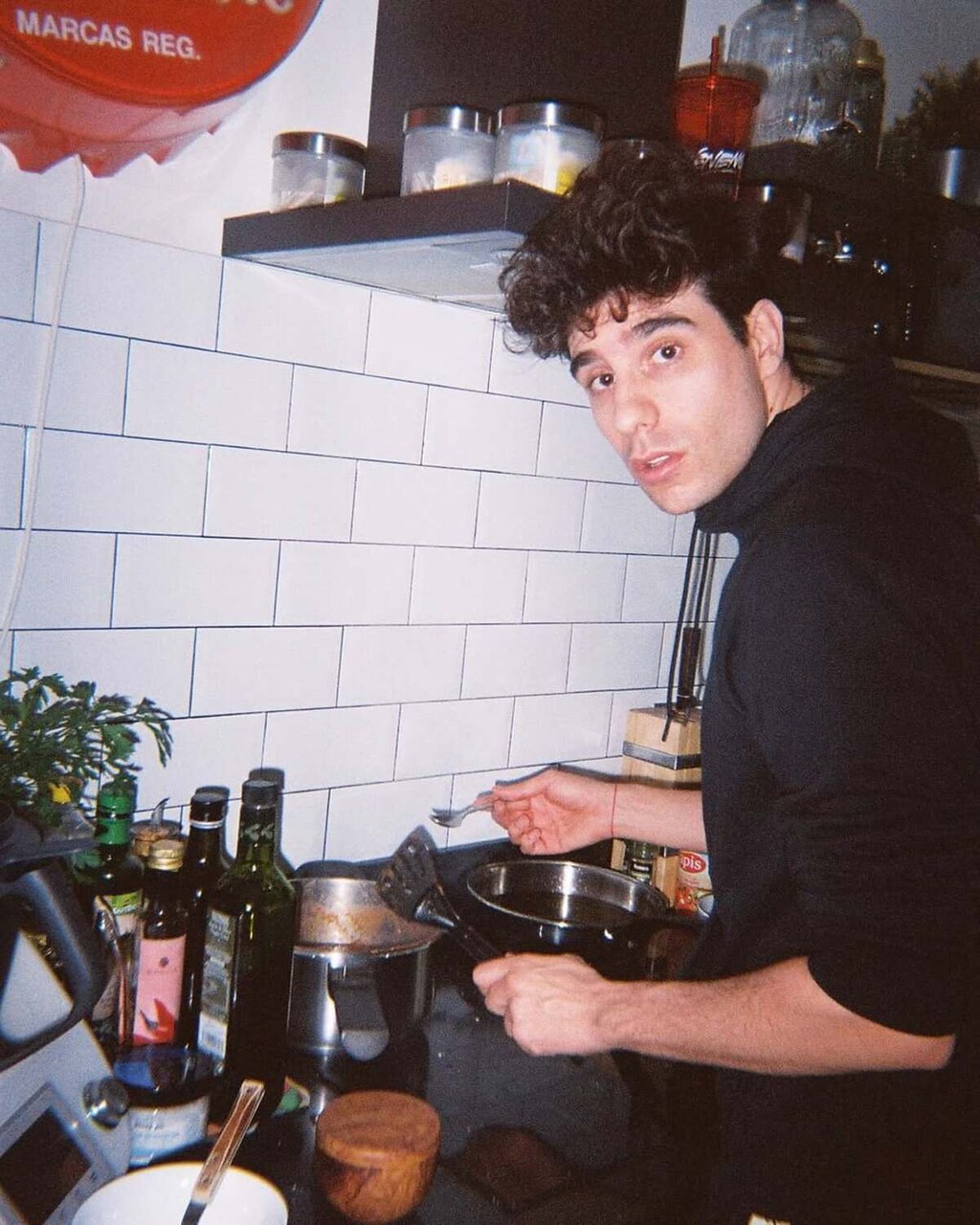 Javier Calvo: "para una cena en casa, puedo preparar un buen cocido ...