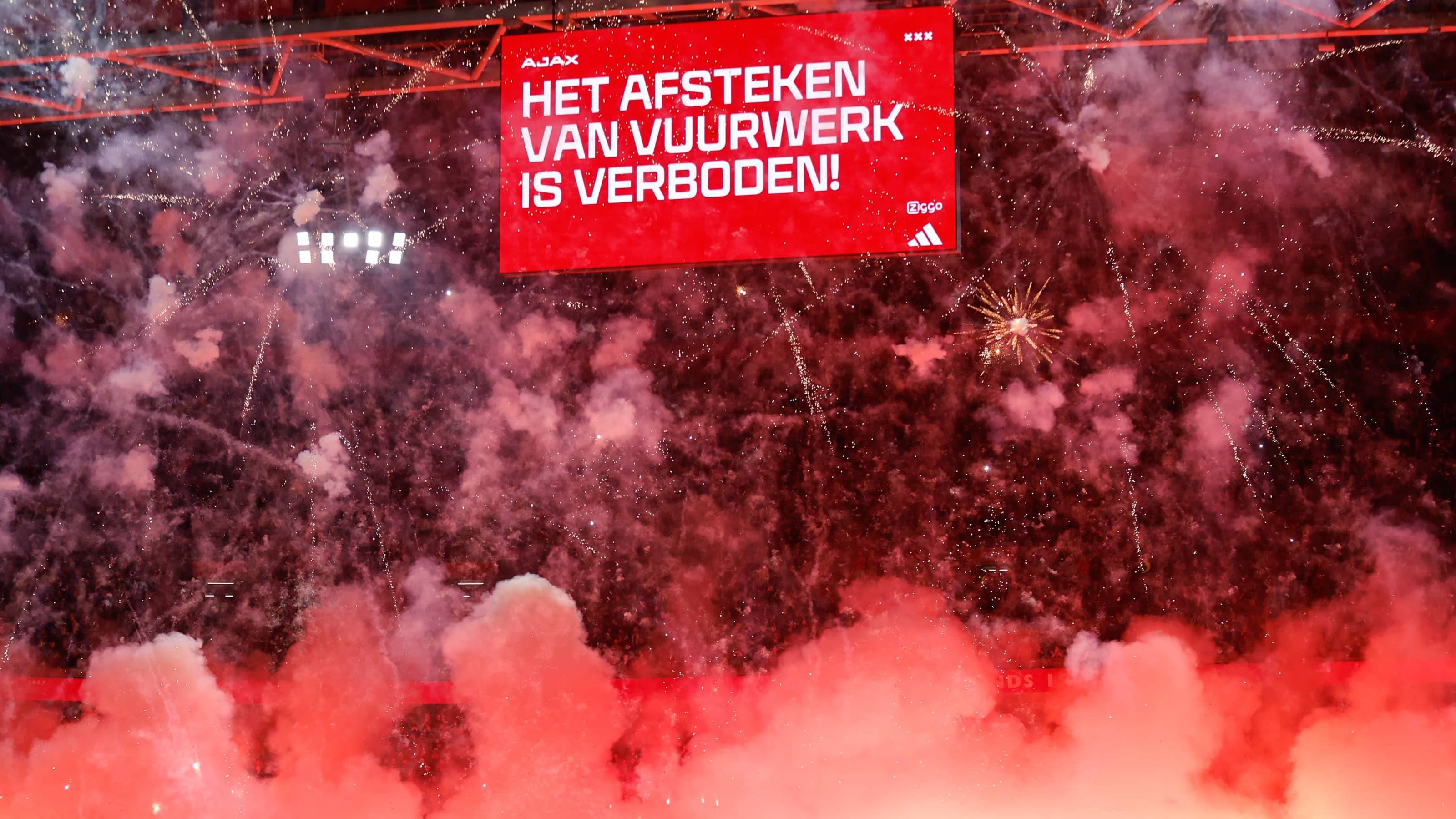 Ajax straft F-Side keihard: harde kern niet welkom bij Klassieker tegen ...