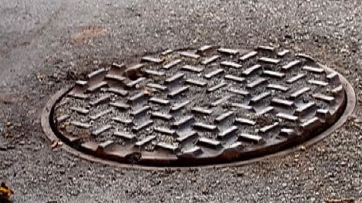 Pakistani toddler dies in a manhole. Angry citizens call Karachi ‘a ...