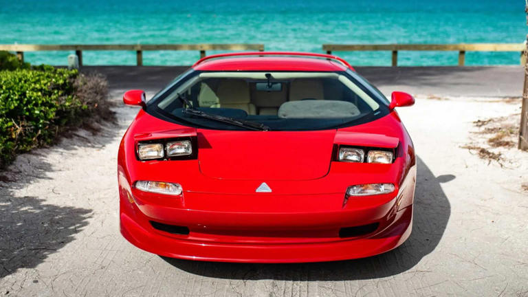 Vector M12: The last American manual V12 supercar ever made