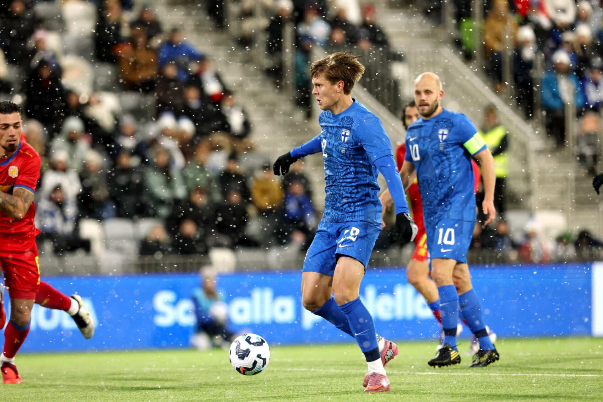 Haastattelu: Huuhkajien keltanokka historiallisesta tehoillasta ...