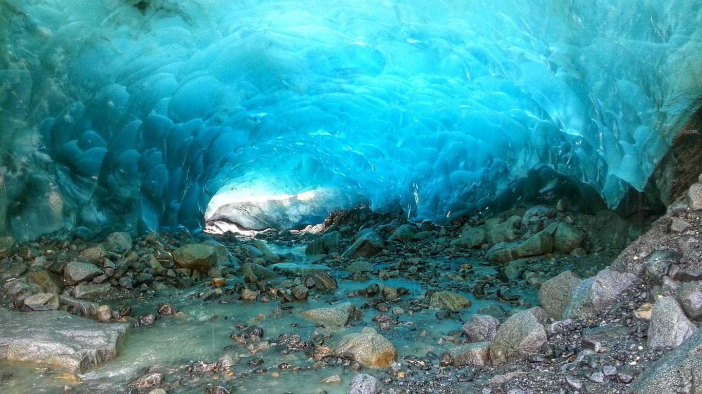 The most beautiful natural place to visit in every US state