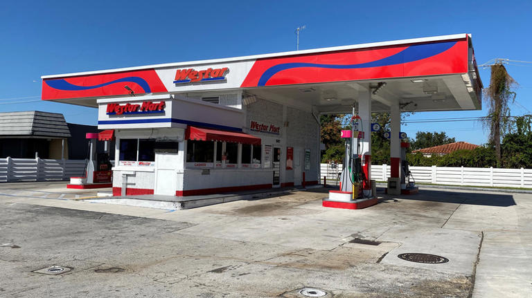 5 Gas Station Etiquette Rules Every Driver Should Know