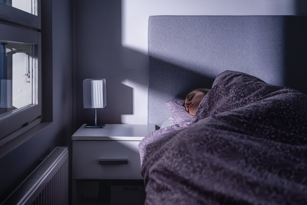 If You Sleep In This 1 Position, Doctors Say You Need To Stop It ...