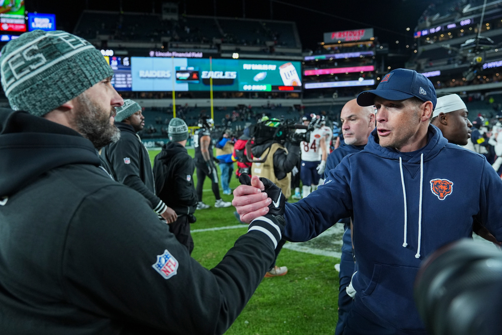 No dog days for Bears; they're rolling with NFC lead