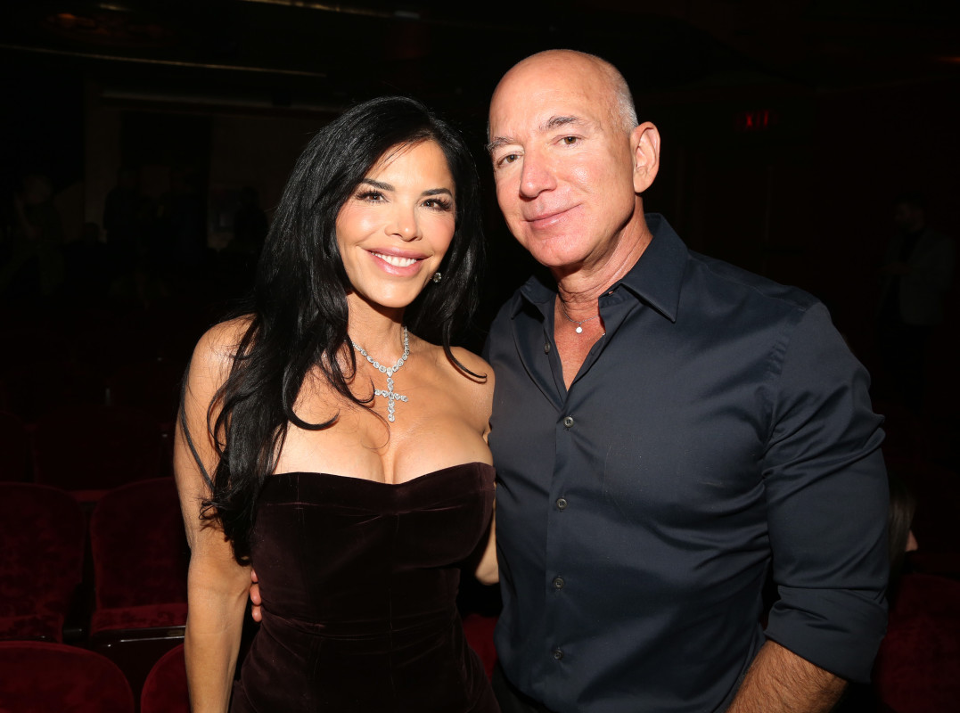 Jeff Bezos' Wife Reveals Major Decision About Family's Wealth