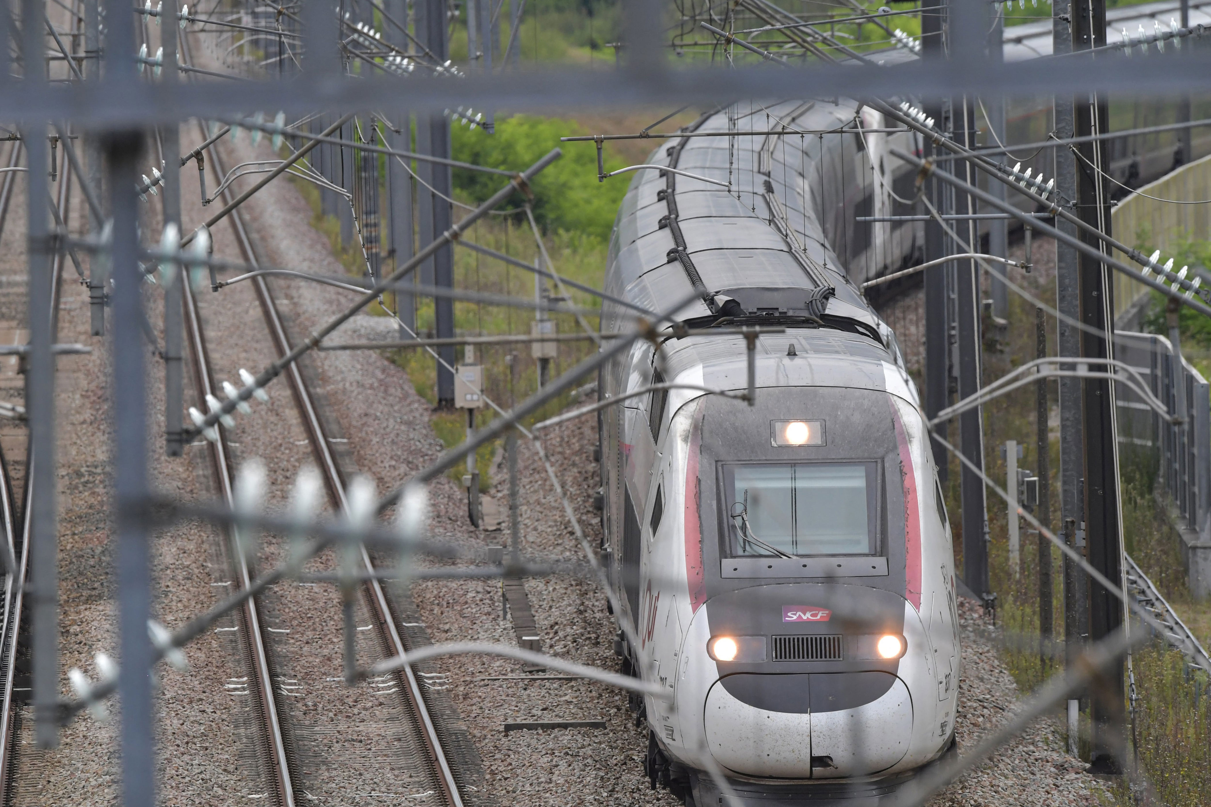 «Lourds et indispensables» : la SNCF annonce des travaux en série pour ...