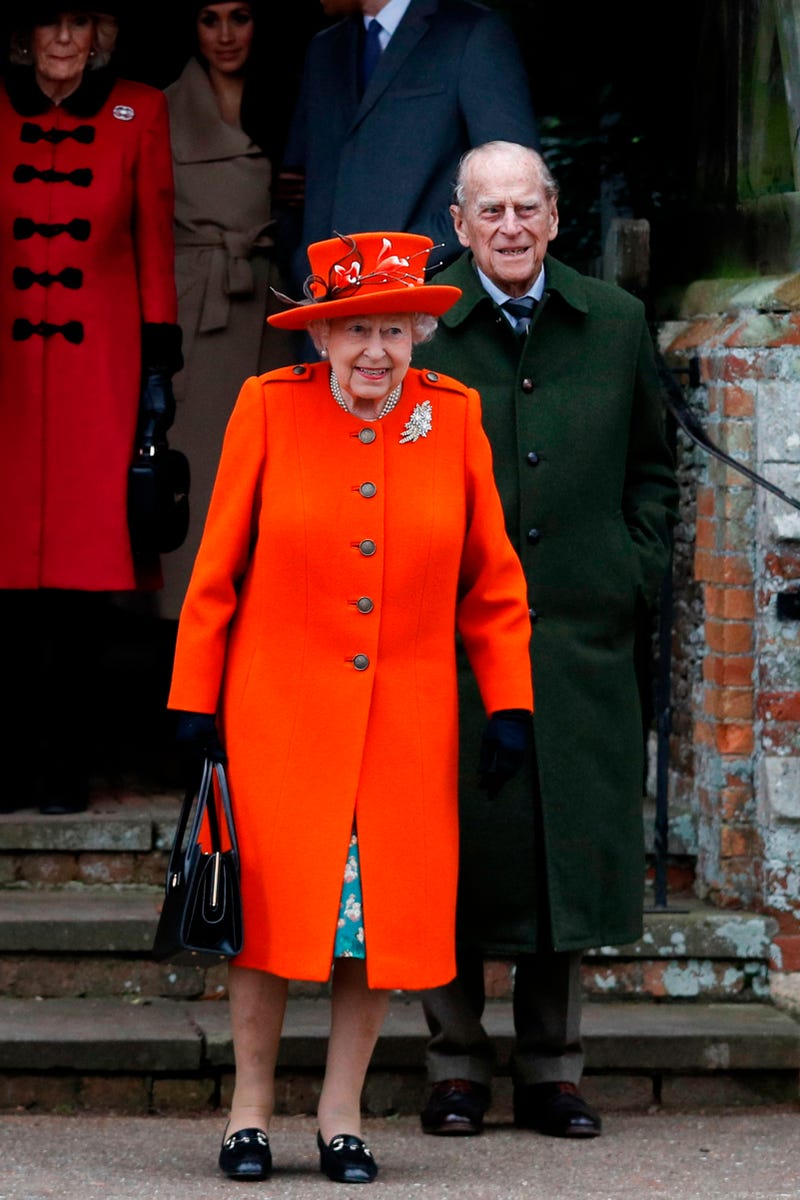 45 Festive Photos of Queen Elizabeth Celebrating Christmas Over the Years