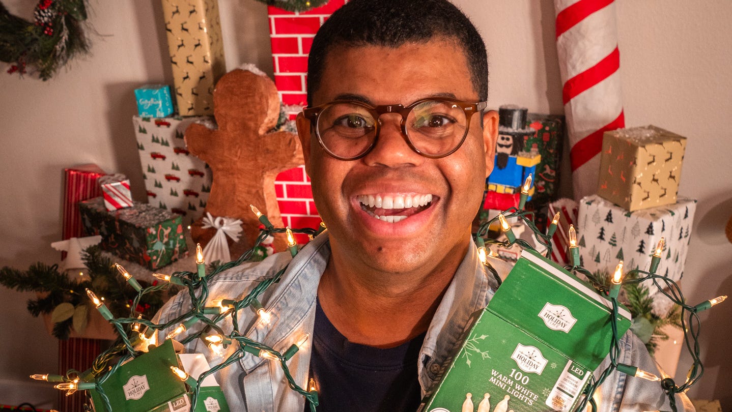 How to calculate the right amount of lights for your Christmas tree