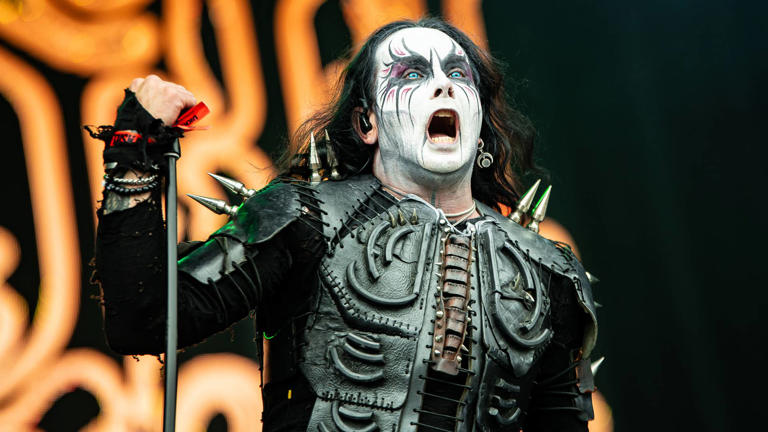 6 ex-integrantes do Cradle of Filth processam a banda; veja acusações