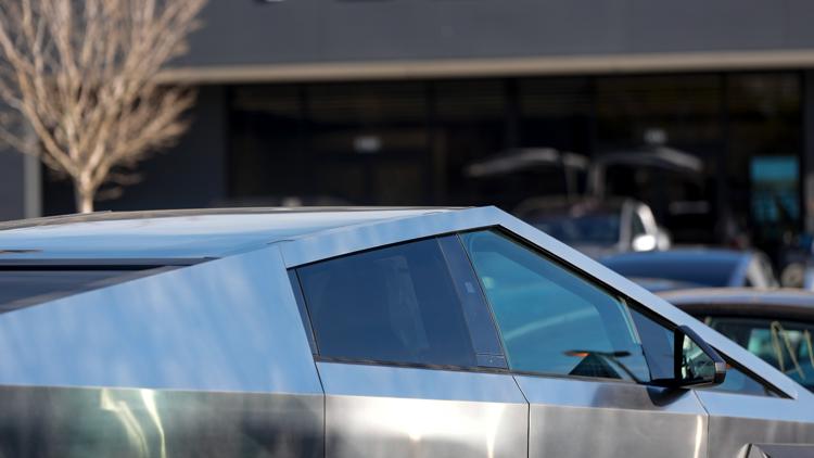 Lake Alfred officials approve purchase of $131K Tesla Cybertruck for ...