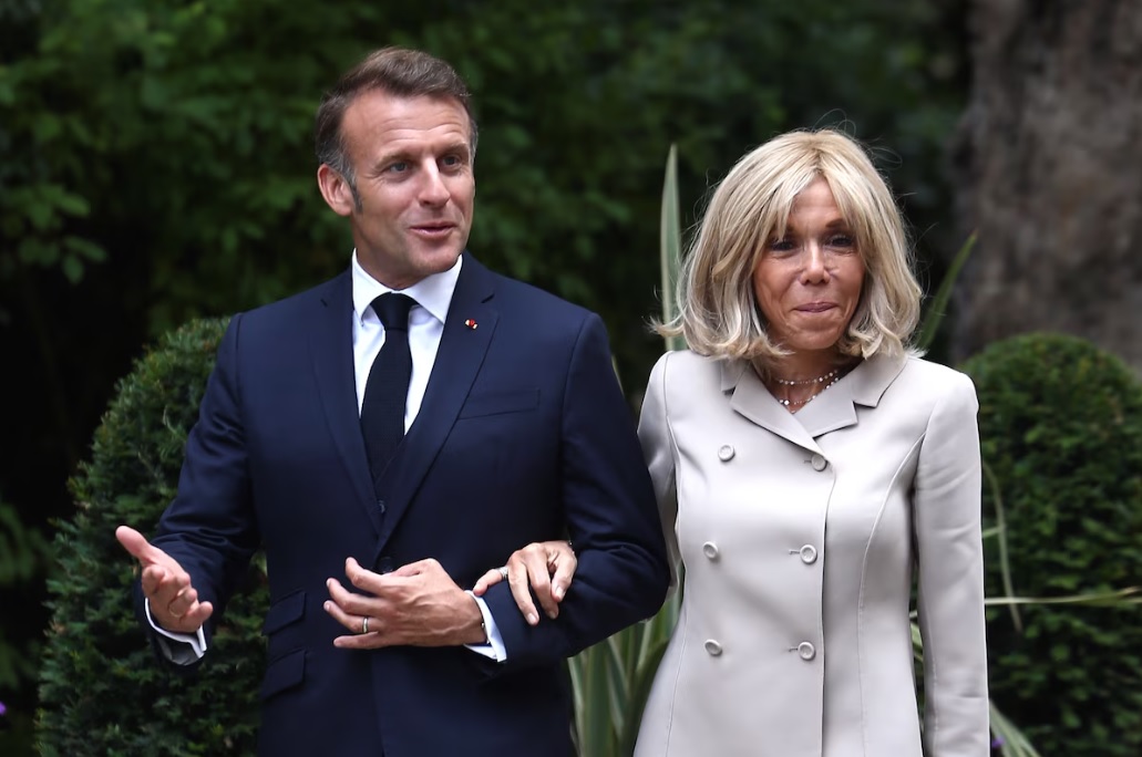 Brigitte et Emmanuel Macron : voilà ce que coûte un repas dans leur ...
