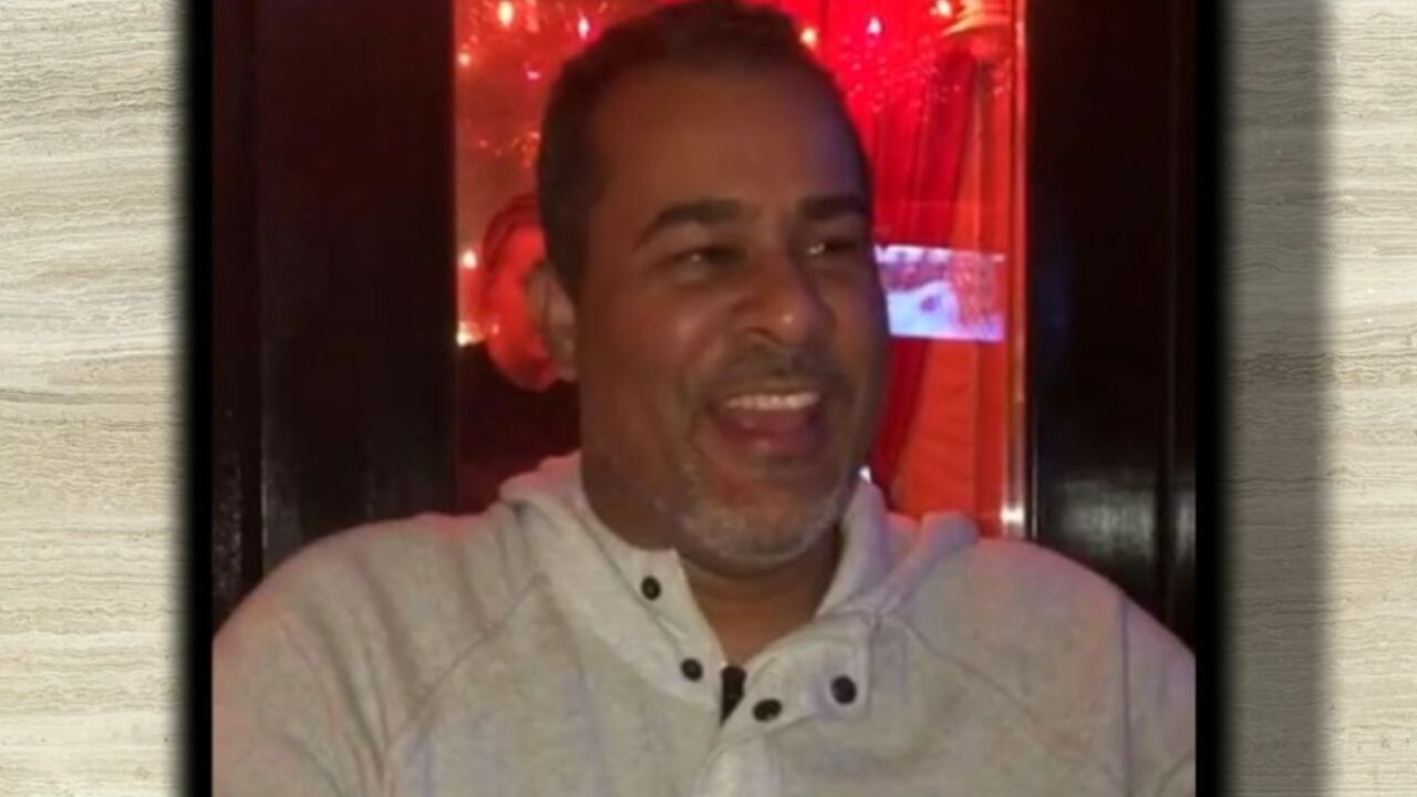 Father killed in front of young son during robbery; security guard ...