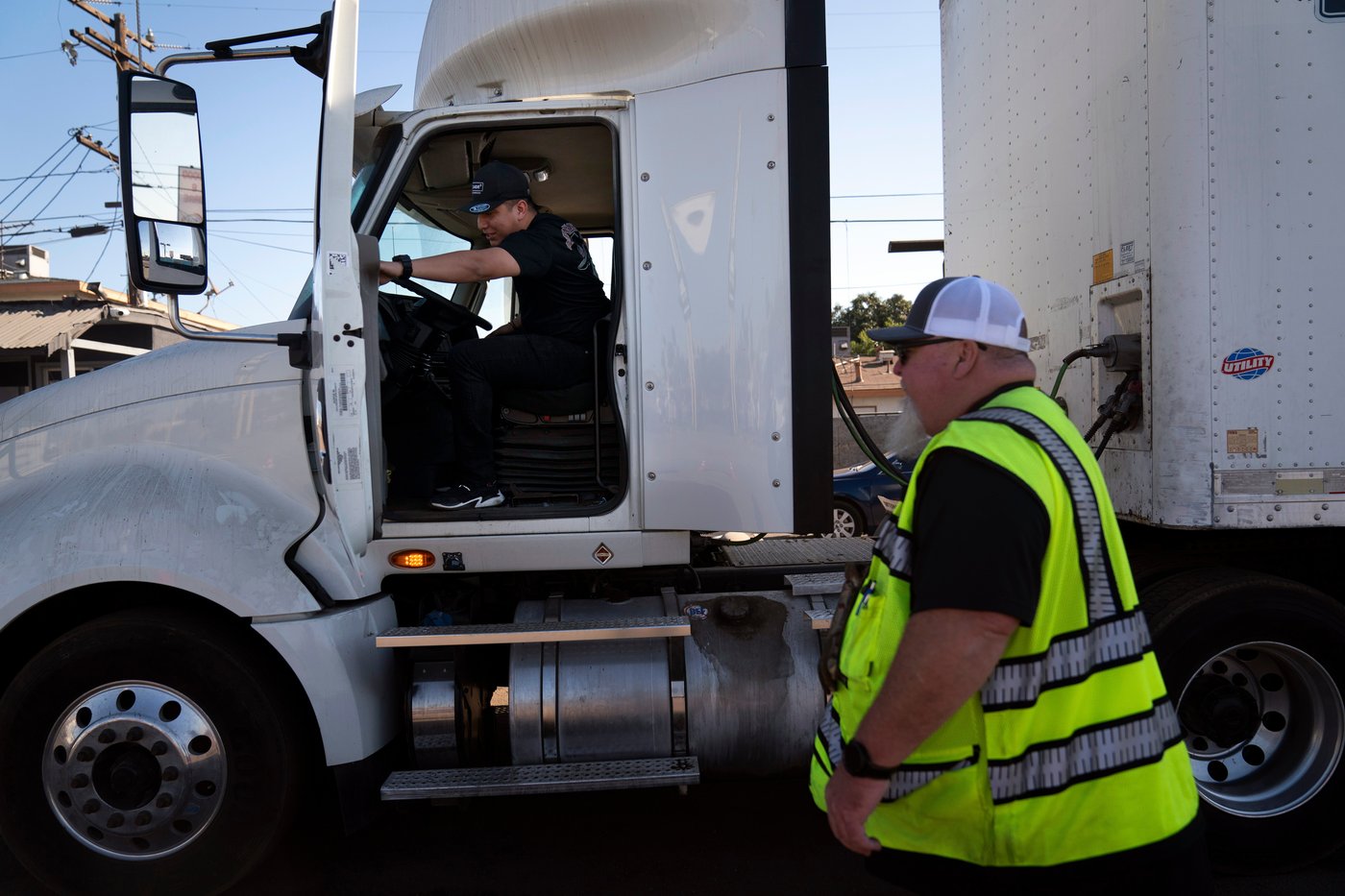 Federal review finds 44% of US trucking schools don't comply with ...
