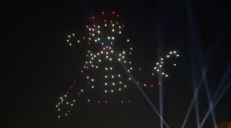 Christmas drone show goes awry, crowd left unimpressed