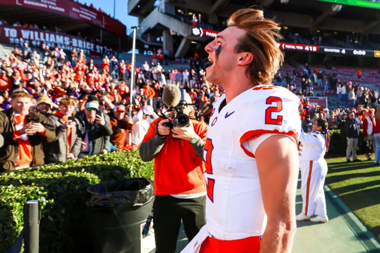 SEC Week 14 Round Up: Kiffin Leaves for LSU, Texas Beats A&M, Stoops ...