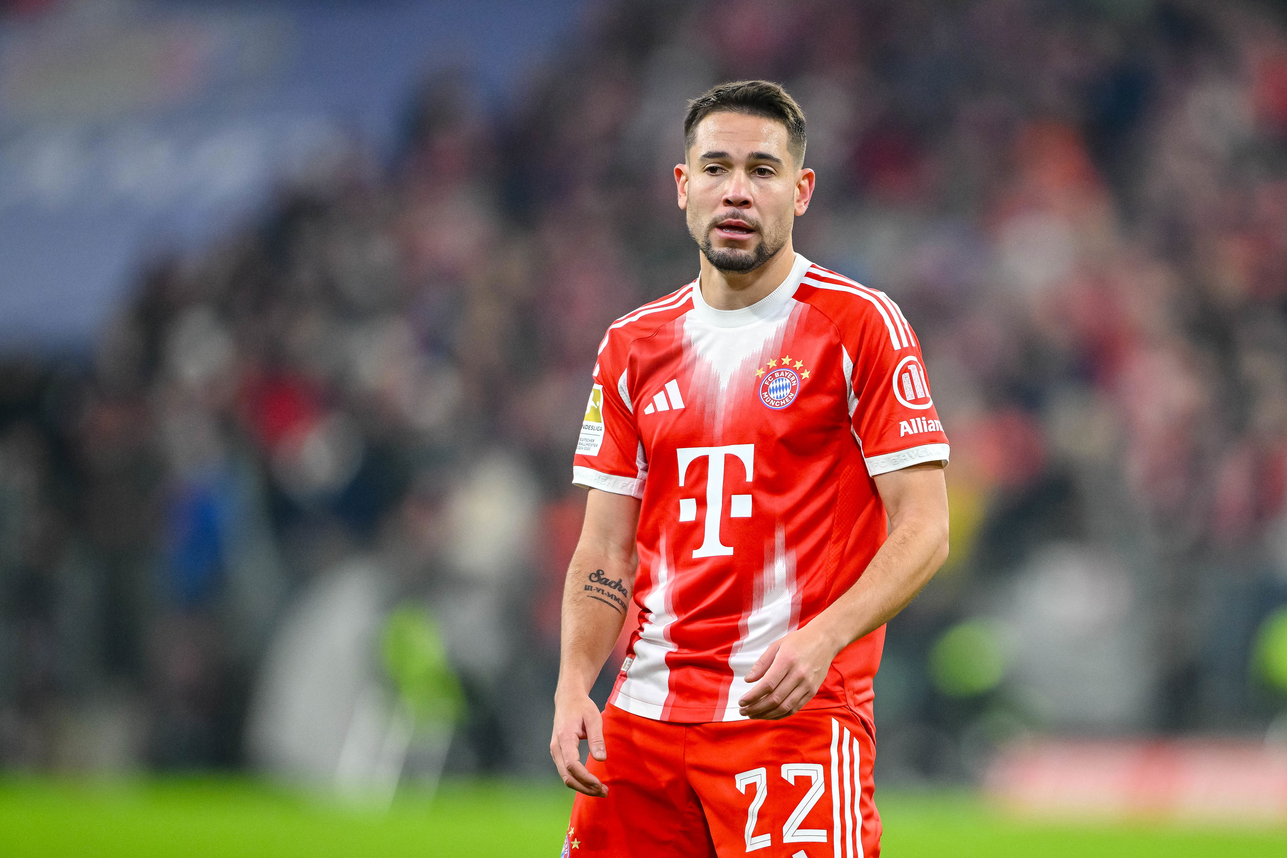 Bayern Munich could wind up selling Raphaël Guerreiro this winter