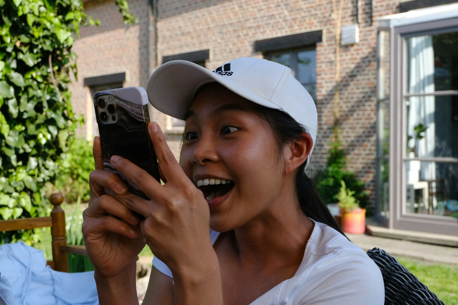 15 small gestures that actually mean “I love you”
