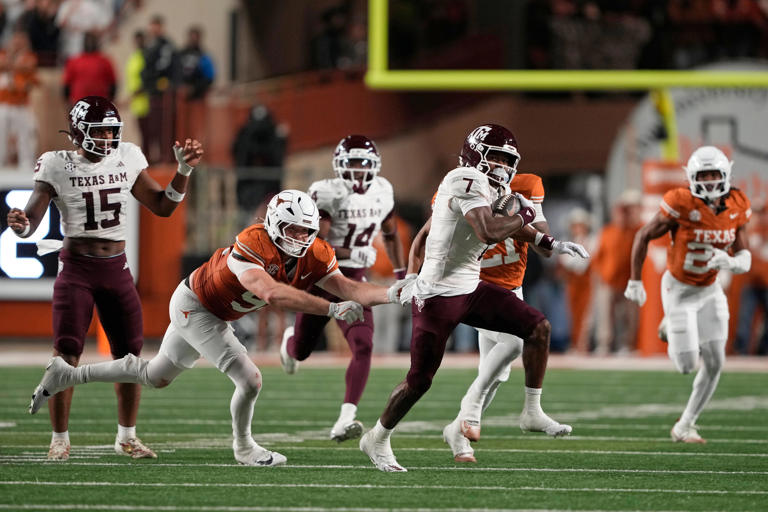 Ethan Burke named SEC Co-Defensive Player of the Week