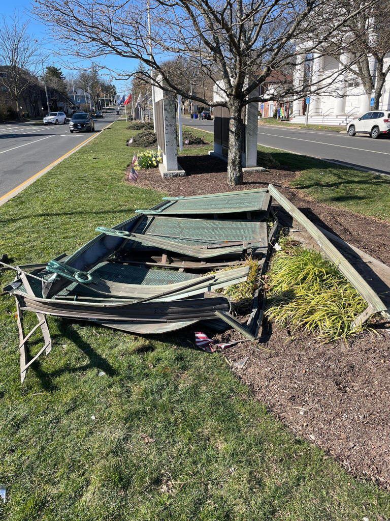 Another crash damages war monument in Meriden