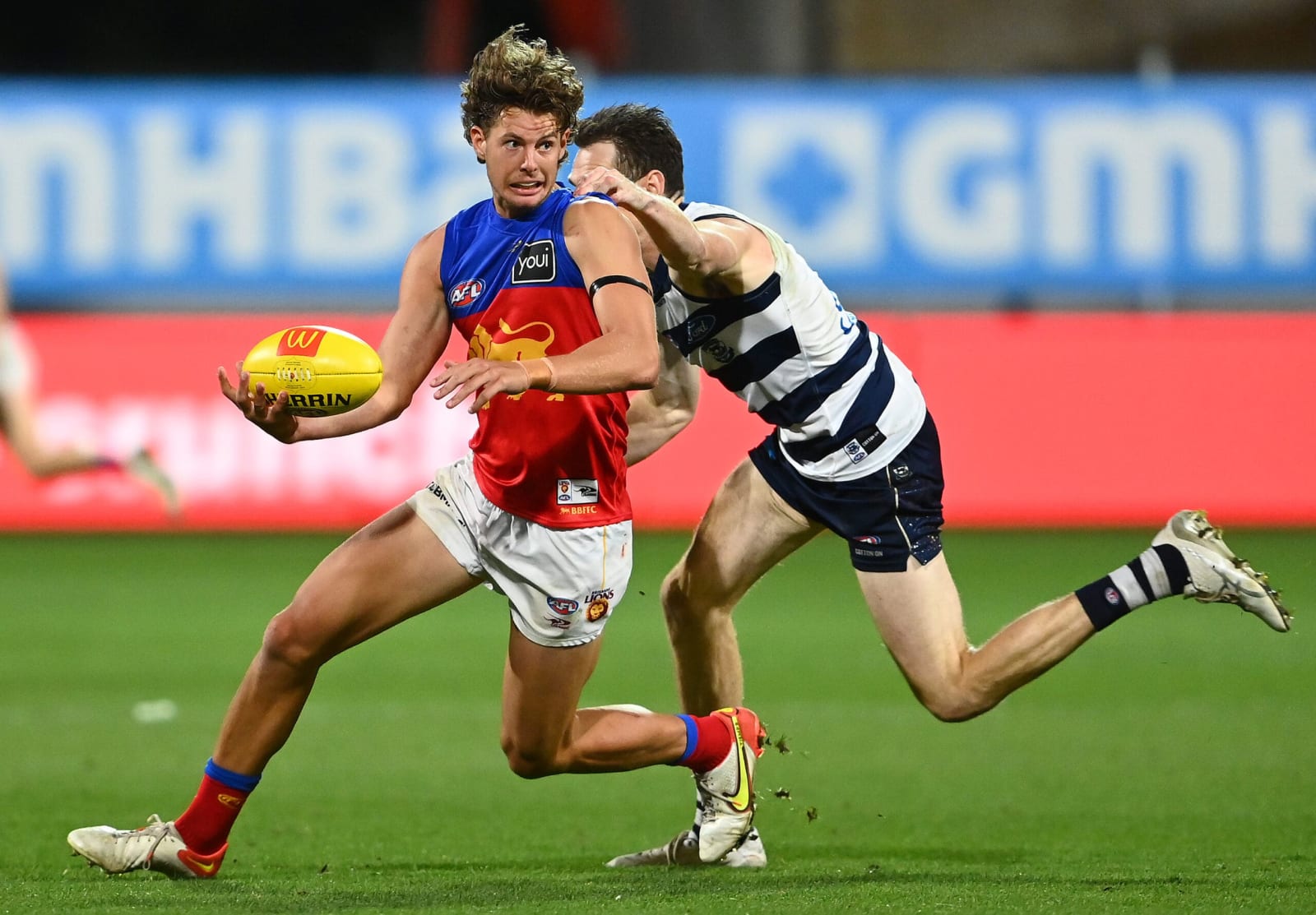 Former two-club AFL ruckman signs with VIC club
