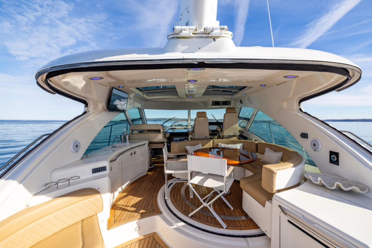 For Sale: Sea Ray 60 Sundancer