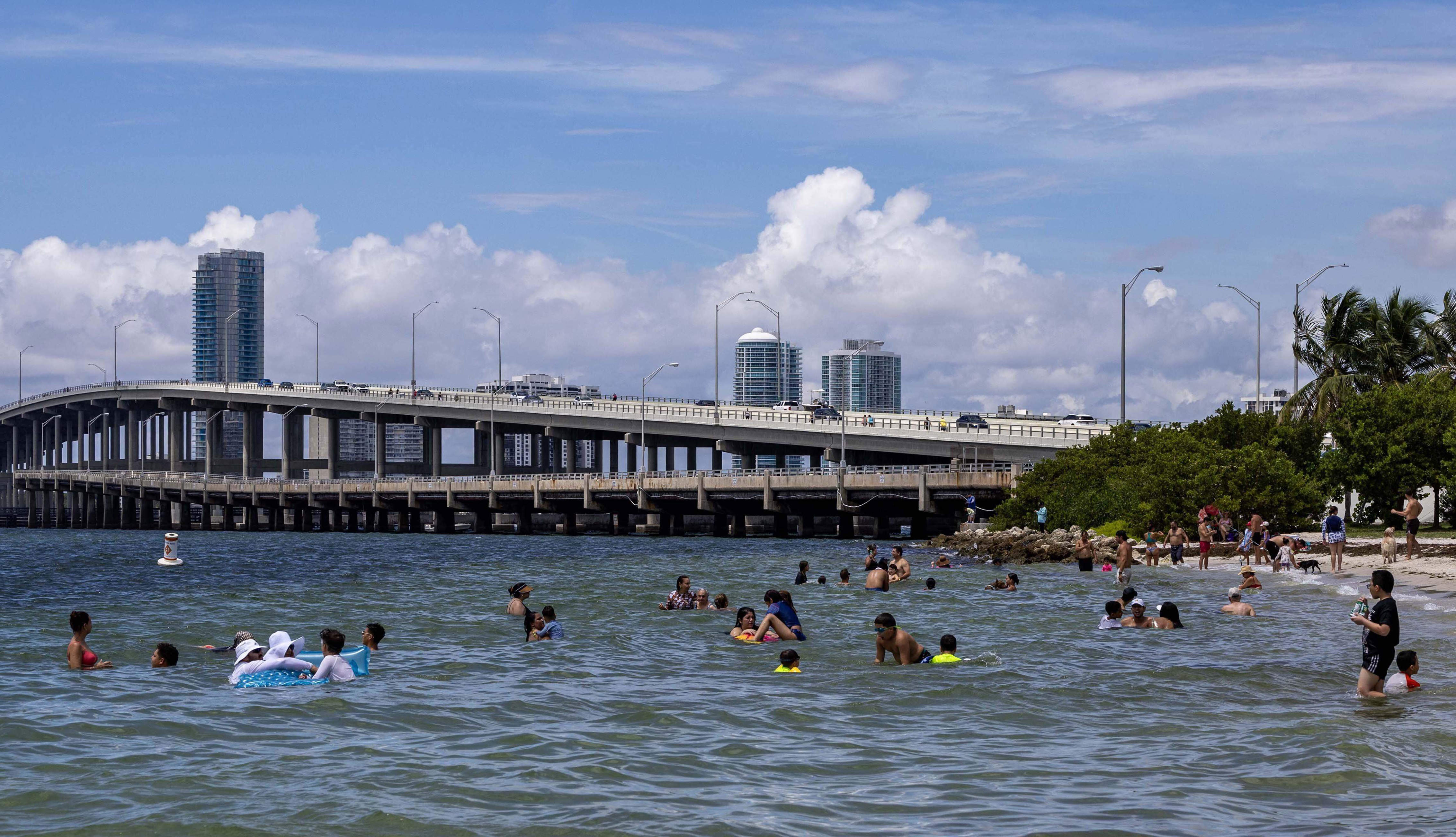 Miami's weather could reach toward a record this week, along with a ...