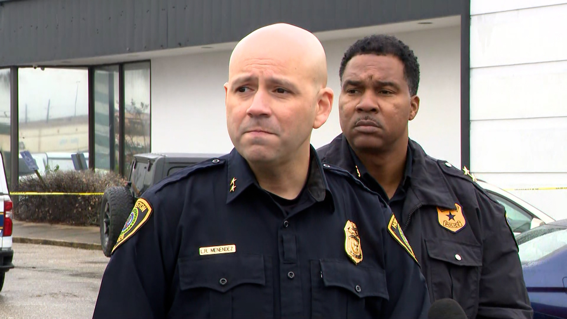 Update after officer shot robbery suspect at Greenspoint-area check ...