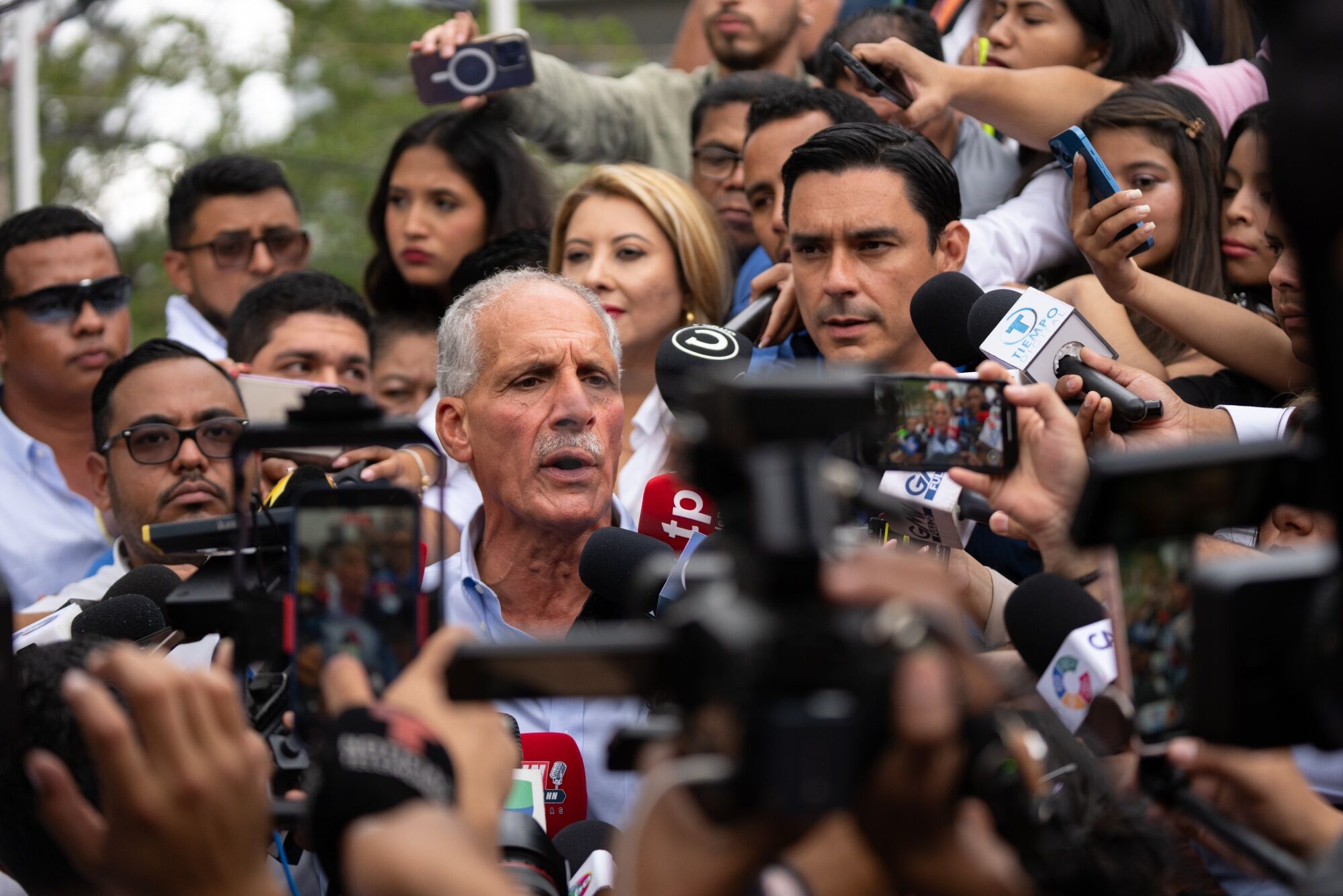 Trump-Backed Candidate Sees Lead Shrink in Honduras Vote Count