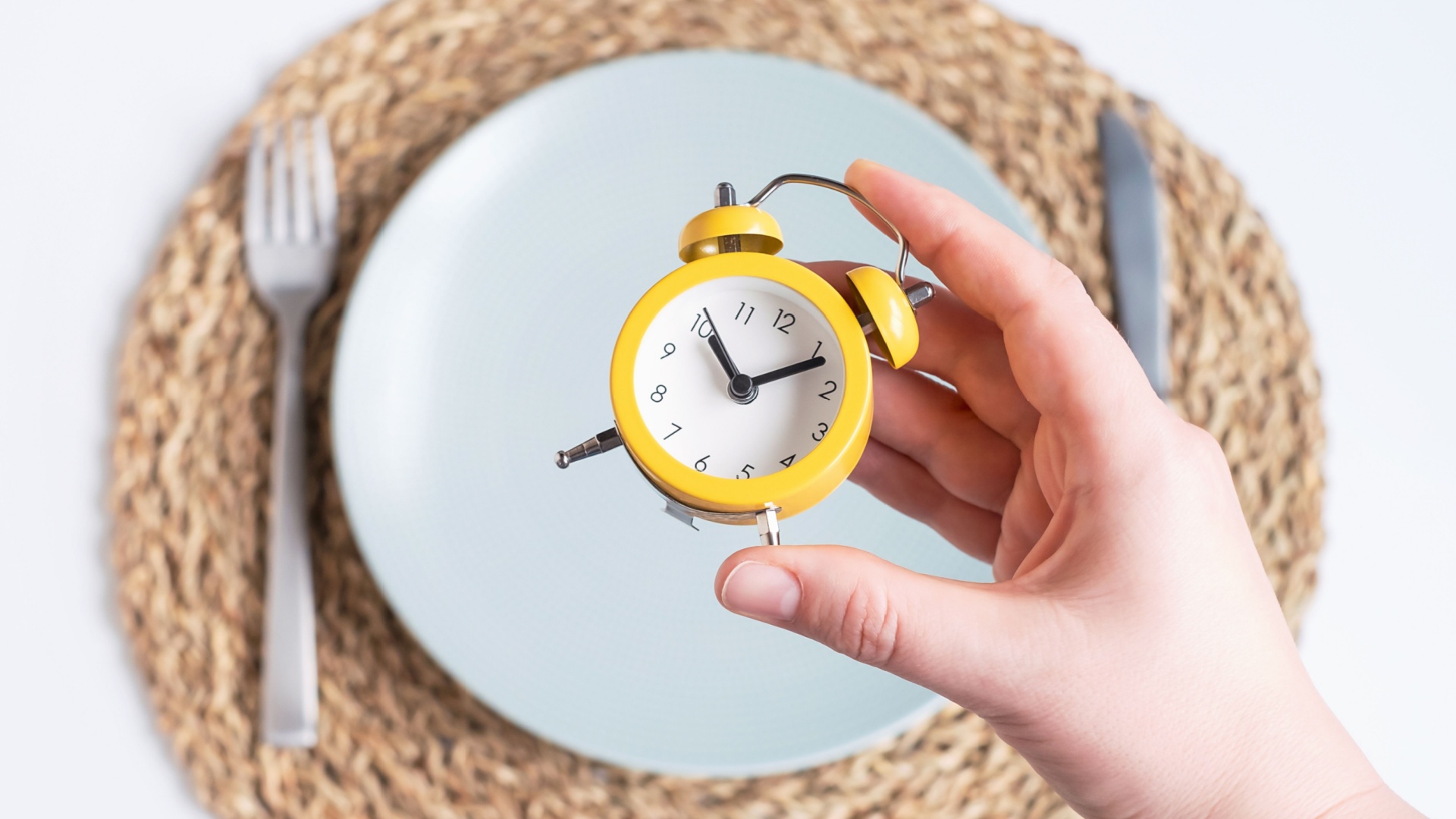 Why Timing Your Meals Could Change How You Feel