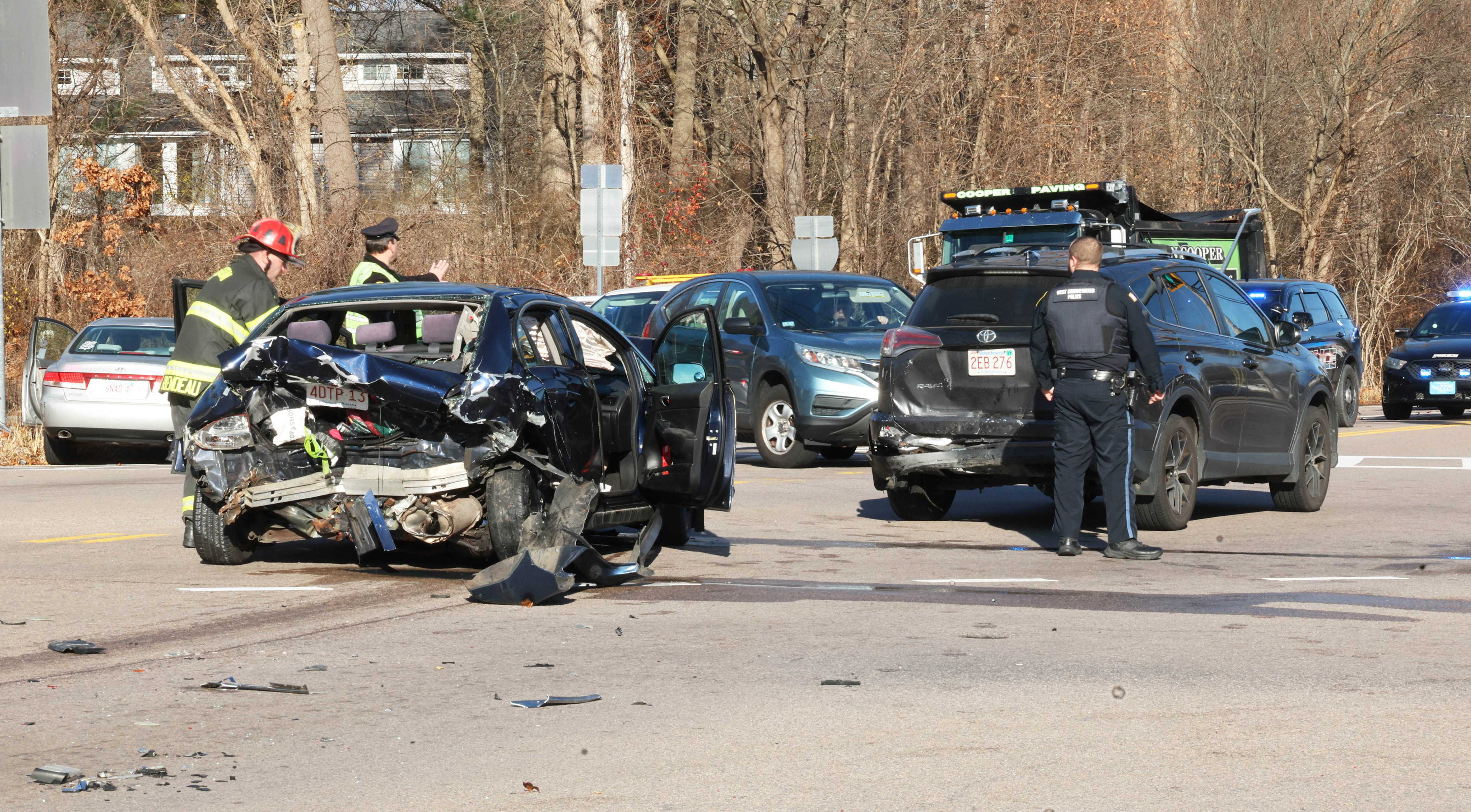 At least 2 hurt in multi-vehicle crash at Easton intersection