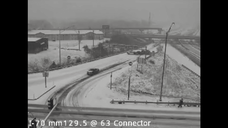 Snow causes problems on mid-Missouri roads