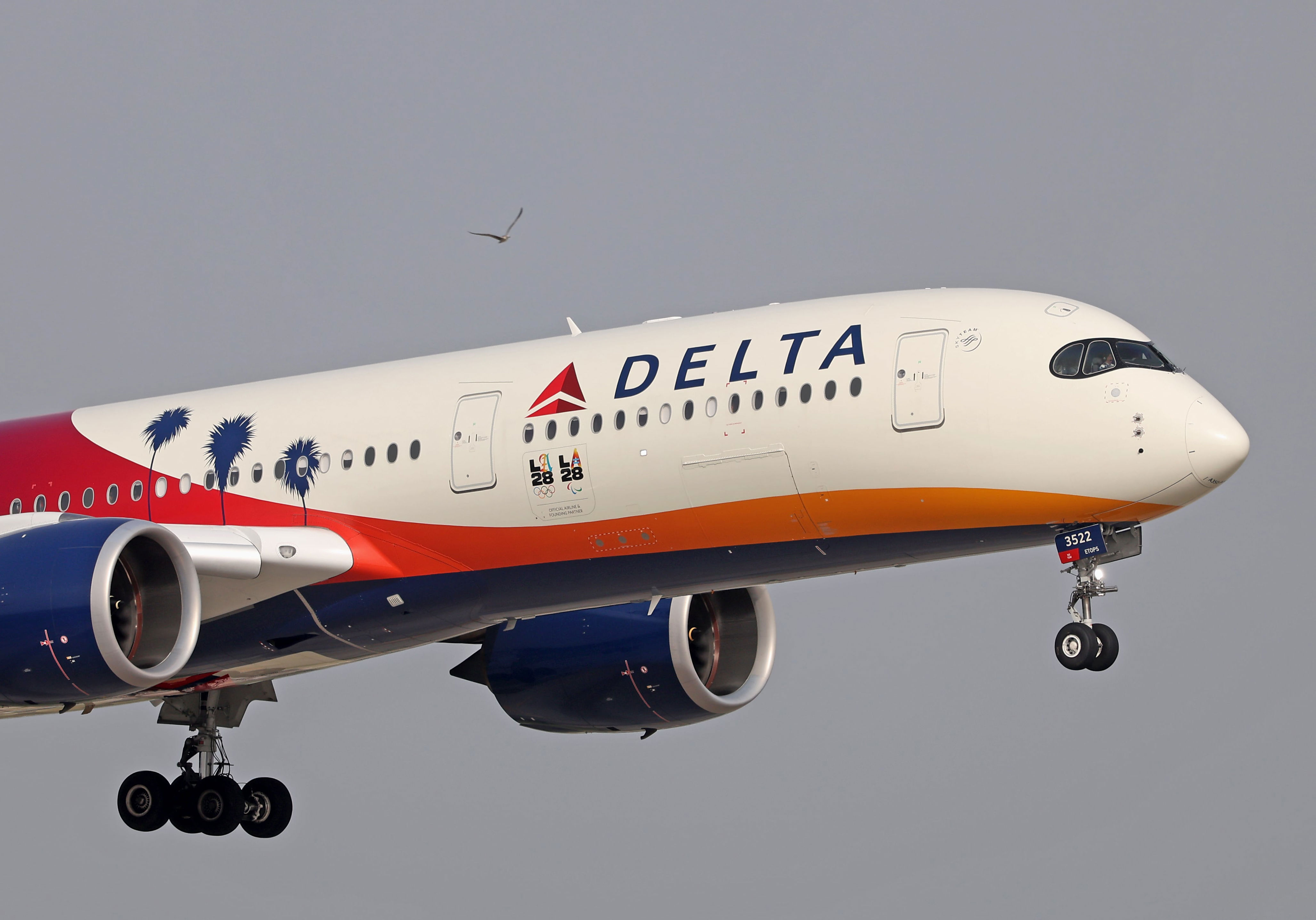 Delta flight attendants found a surprising way to curb a disruptive ...