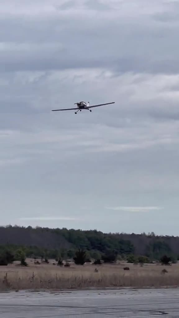Nail-biting Dead Stick Landing After Engine Failure