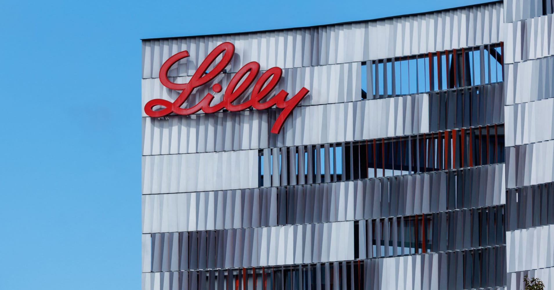 Eli Lilly cuts cash prices of Zepbound weight loss drug vials on direct ...