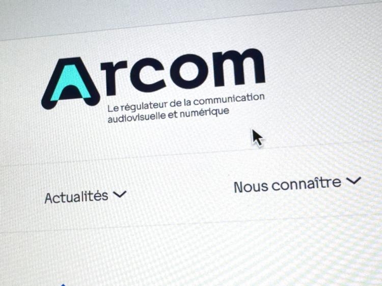 L’Arcom appelle à un renforcement « urgent » de la lutte contre le ...