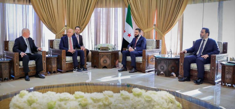 Şara, ABD'nin Suriye Özel Temsilcisi Barrack'ı kabul etti