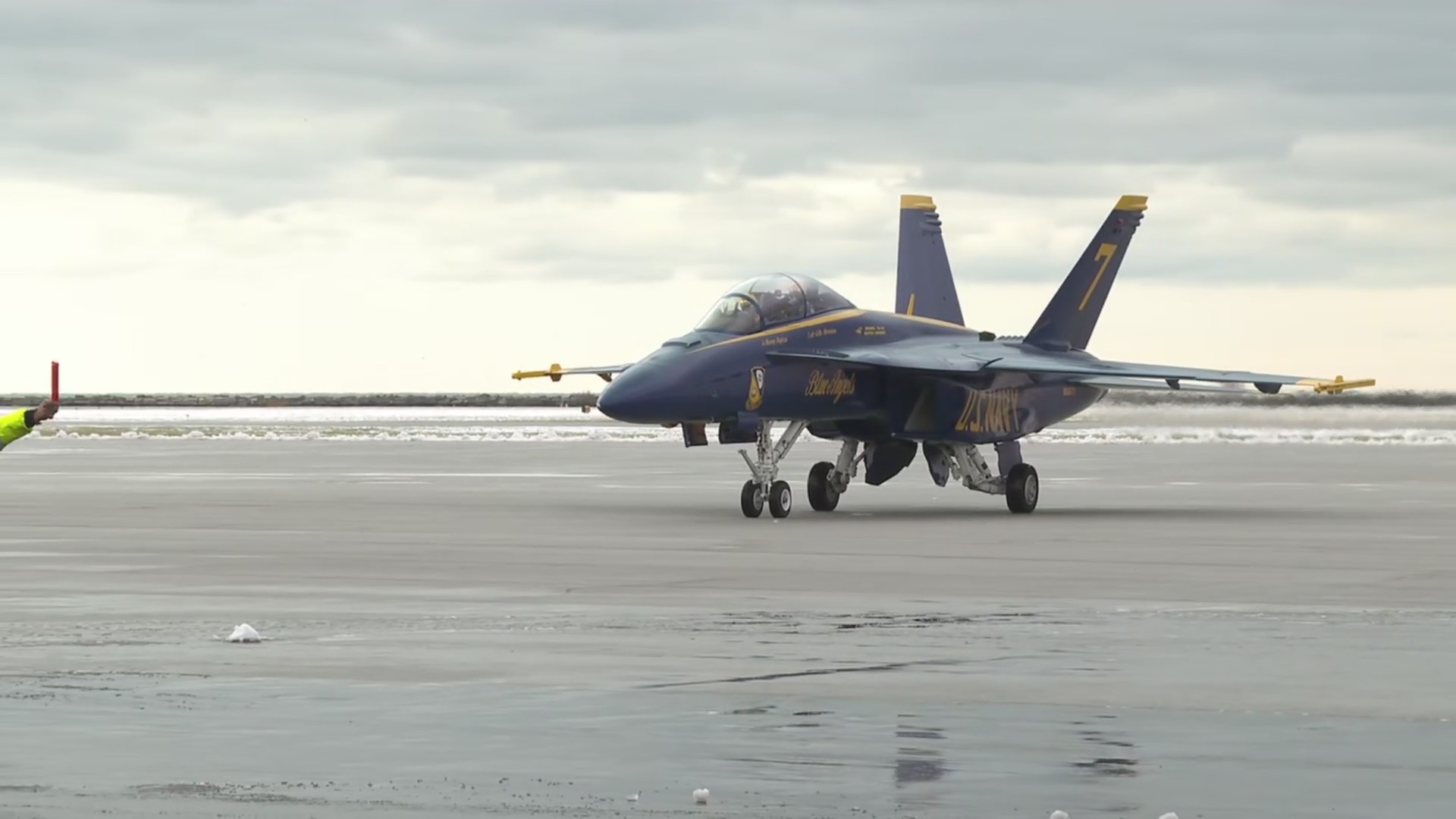 U.S. Navy Blue Angels arrive in Cleveland
