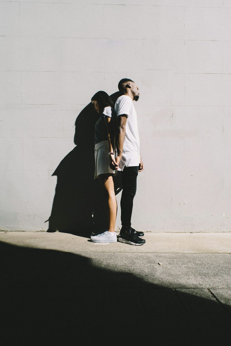 The Red Flags Women Ignore When They're In Love