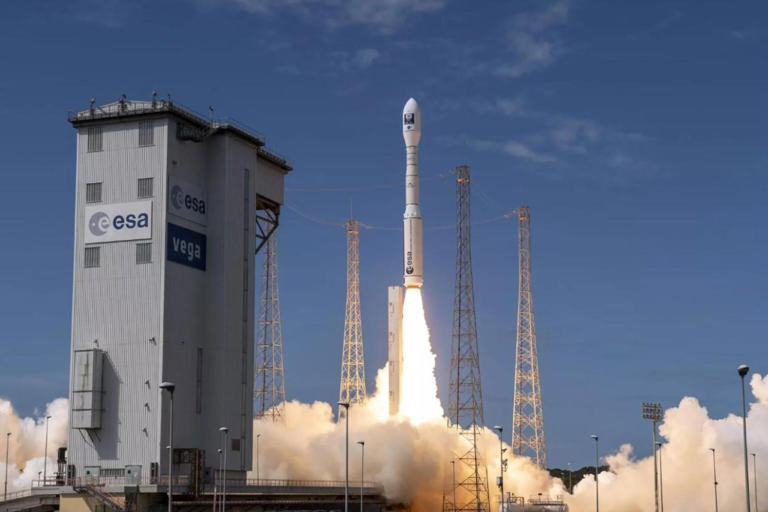 Arianespace sends South Korean satellite into Earth orbit