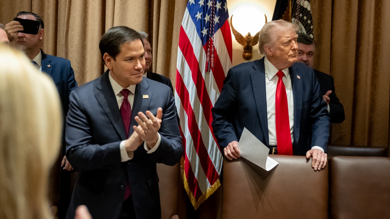 Trump's approval nosedives in the latest poll