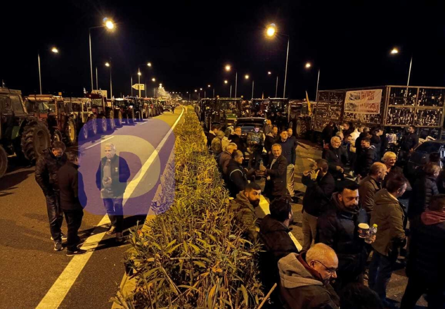 Οι αγρότες στα μπλόκα: «Πήραμε ψίχουλα και κατασχέθηκαν από τον ΕΛΓΑ ...