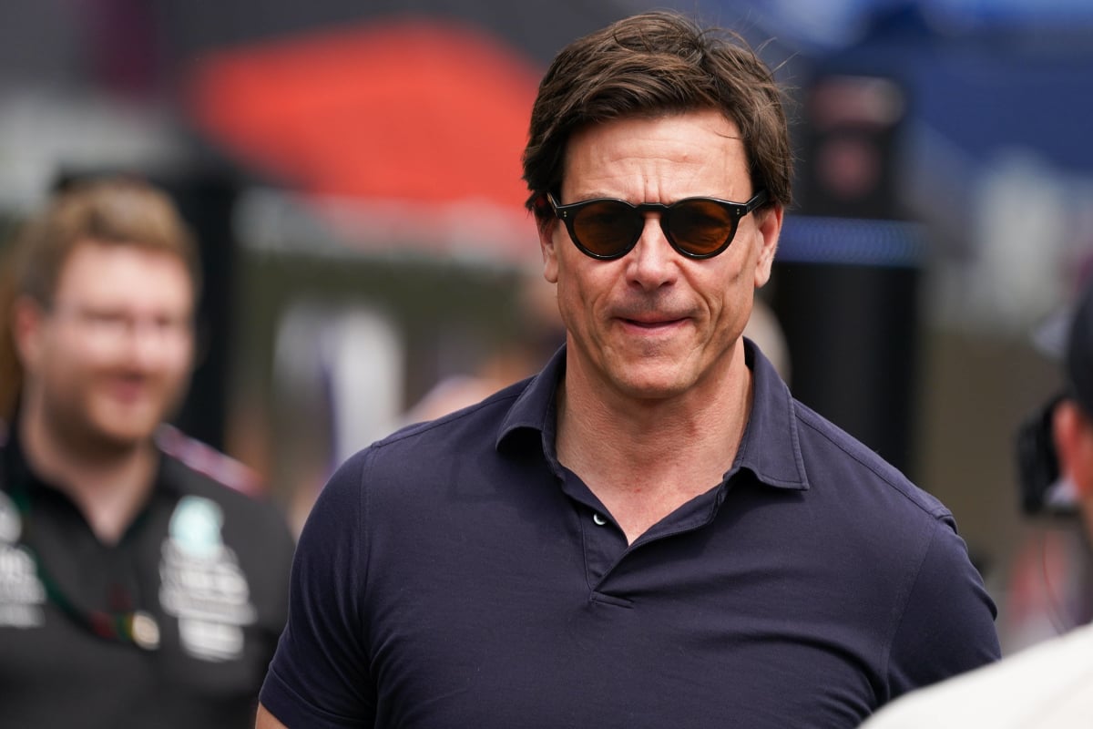 F1 Qatar: Toto Wolff confronts Max Verstappen's engineer after Kimi ...