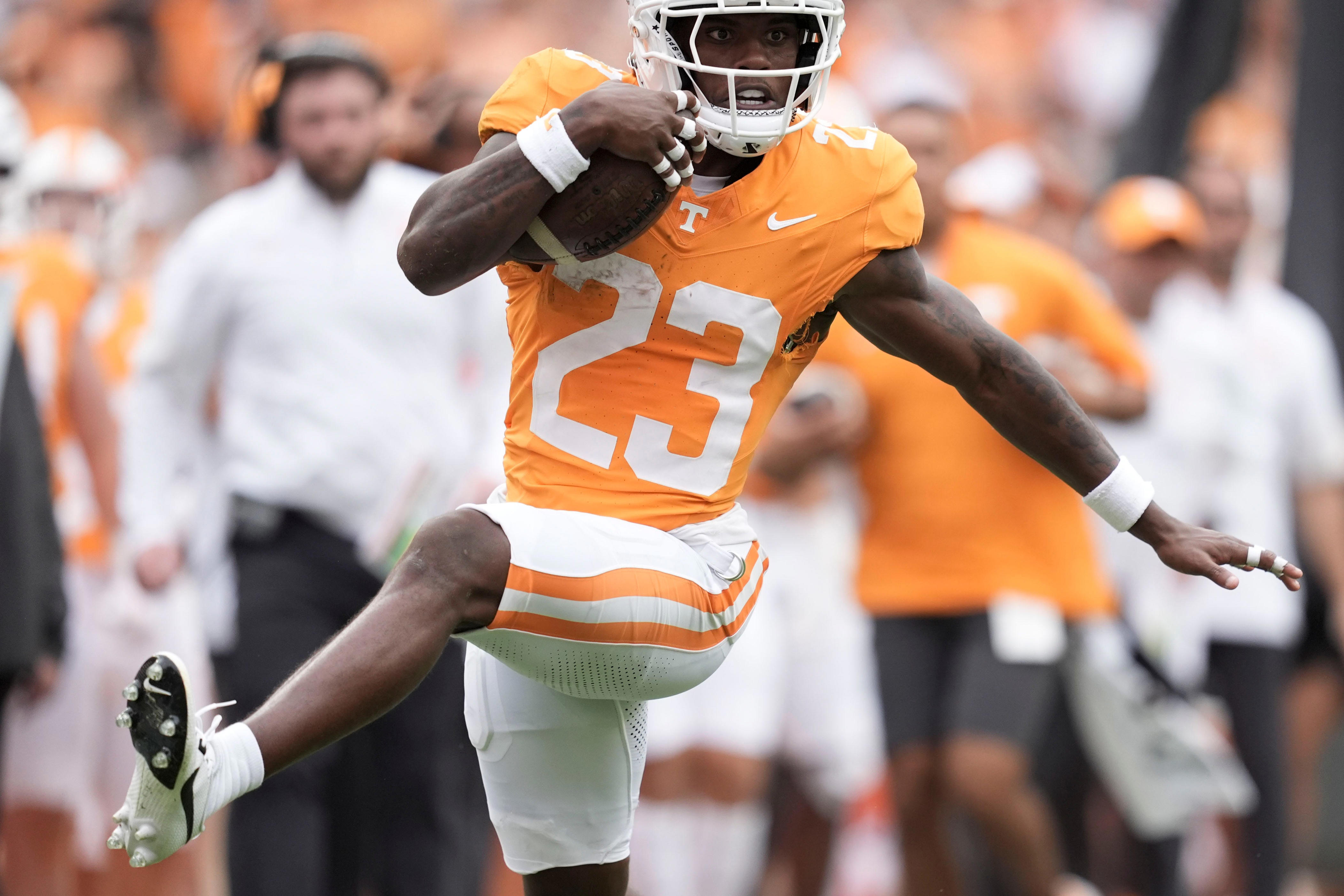 Boo Carter transfers to Colorado after Tennessee football dismissal