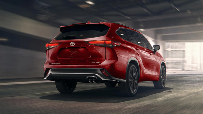 Lease deal for 2026 Toyota Highlander this January could steal Honda ...