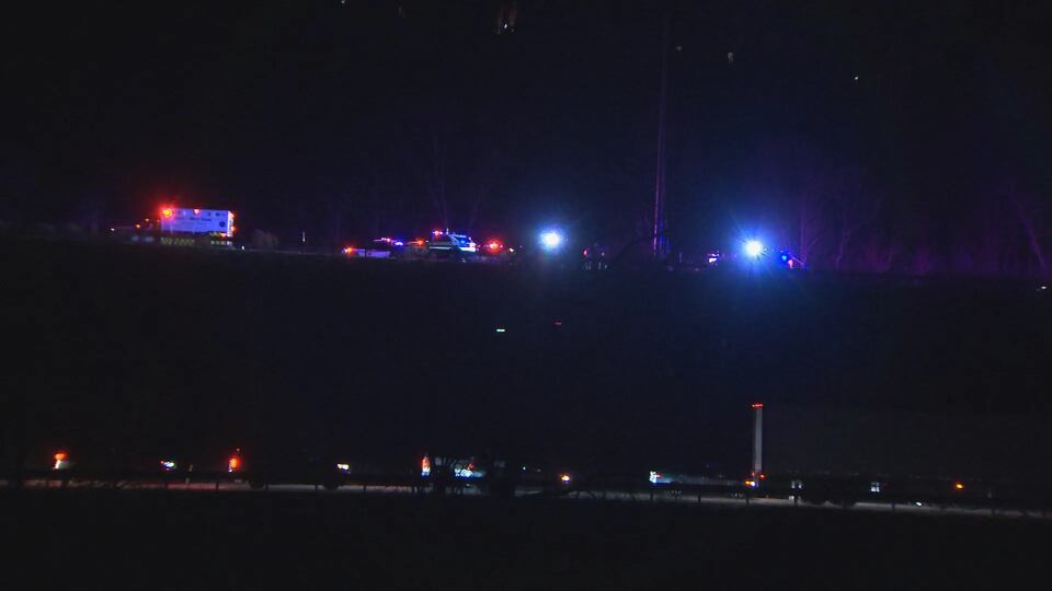 Person shot, killed by police after chase on I-279 was potential ...