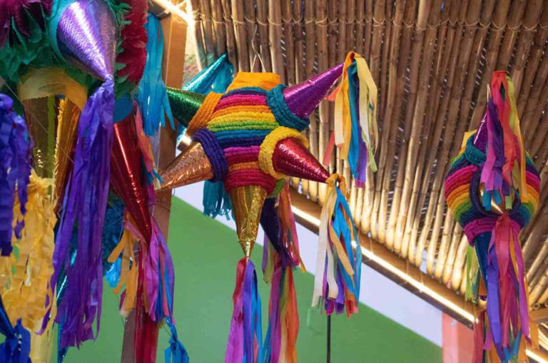El Palacio de Minería abre su Taller de Piñatas: Arma tu piñata para ...