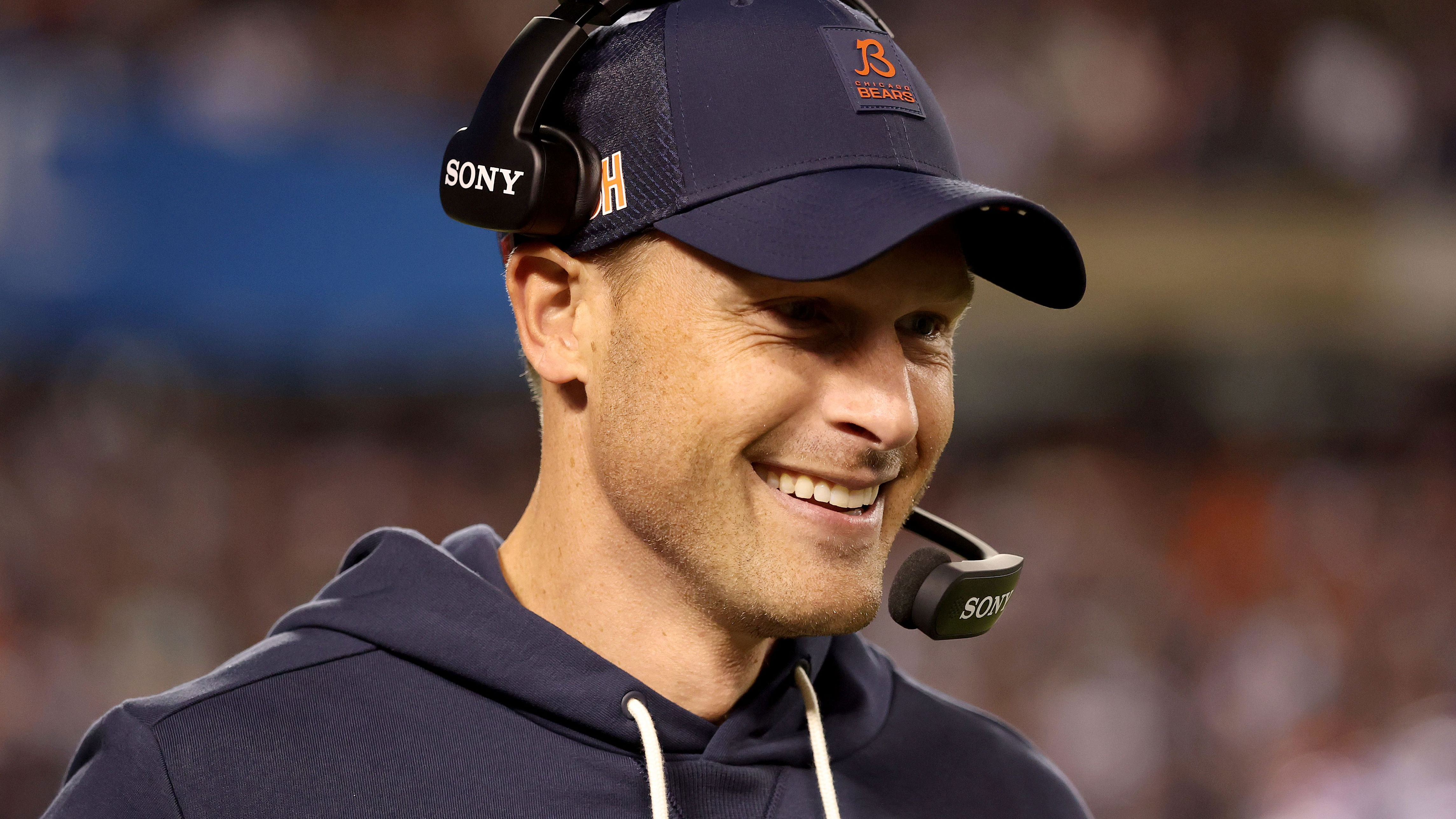 Bears Re-Sign Running Back After Dominant Win Over Eagles